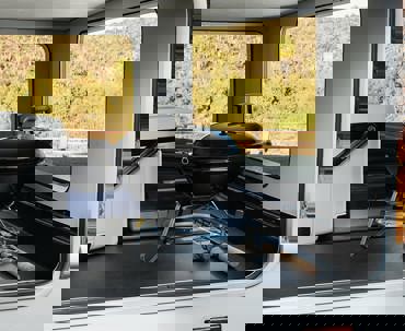 Large 30' RV Rental | Cruise America