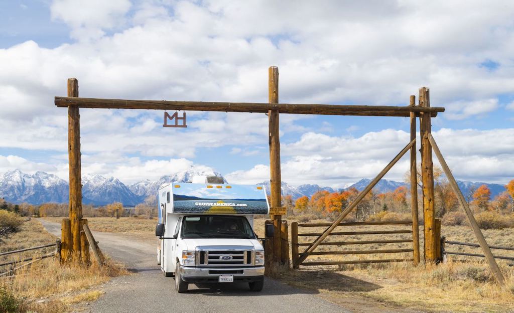 RV Height Clearance: Tips for (Accident-Free) Travel | Cruise America