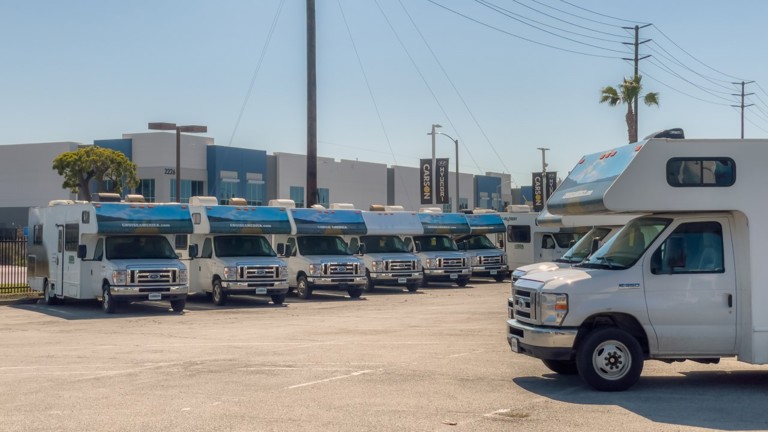 What's the difference between an RV, campervan & motorhome in North ...