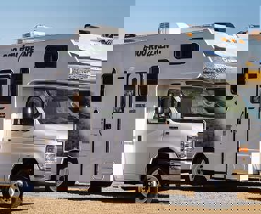 Standard 25' RV Rental | Cruise America