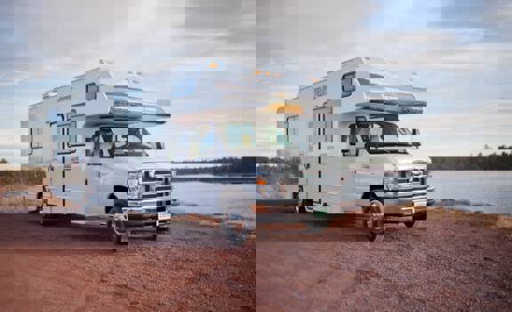 Guide to Choosing the Best RV For Seniors: Options & Tips | Cruise America